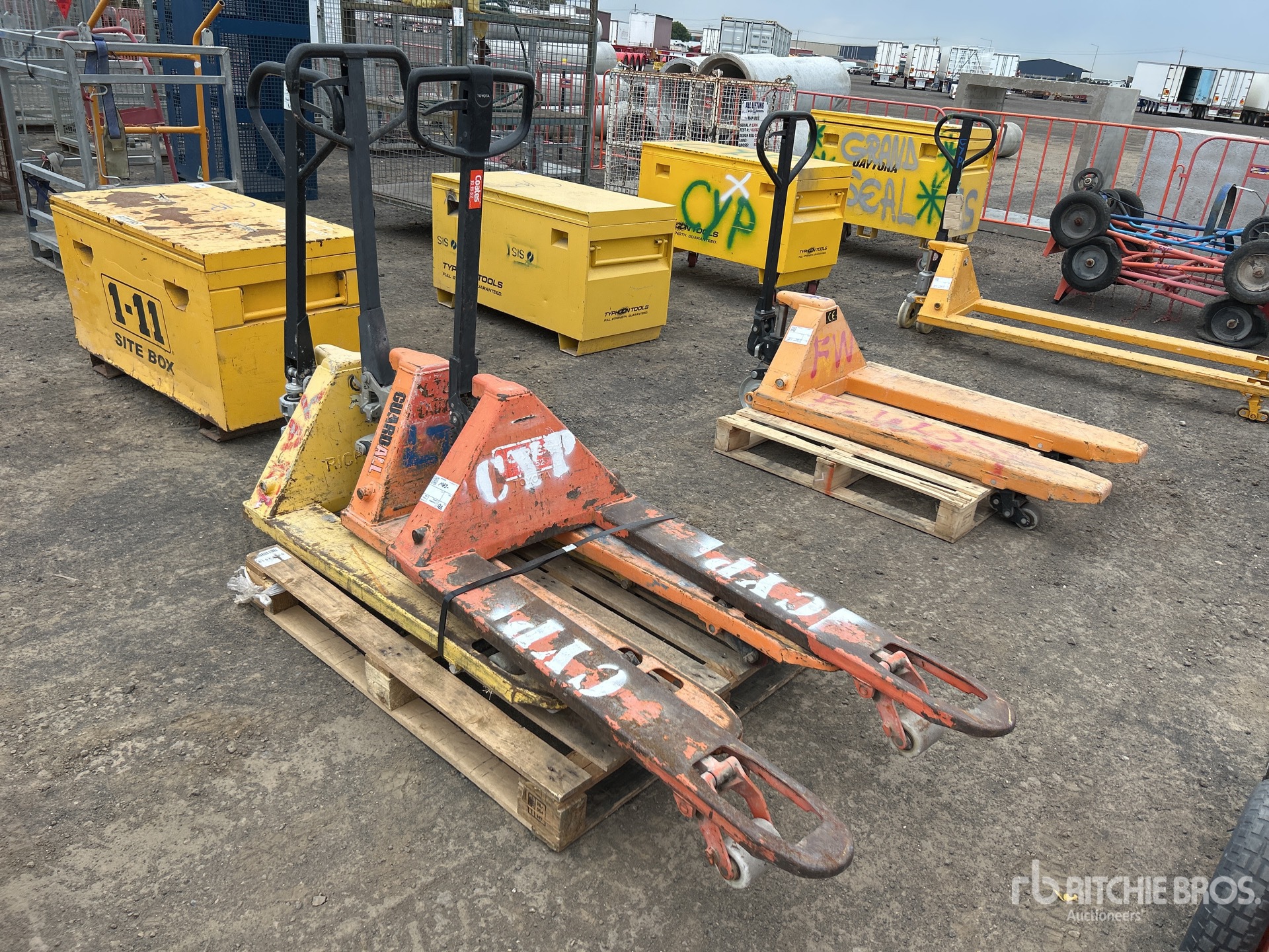 Quantity of (3) Pallet Jack | Ritchie Bros. Auctioneers
