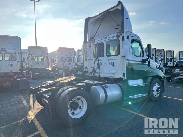 2018 Freightliner Cascadia 125 4x2 S/A Day Cab Truck Tractor in ...