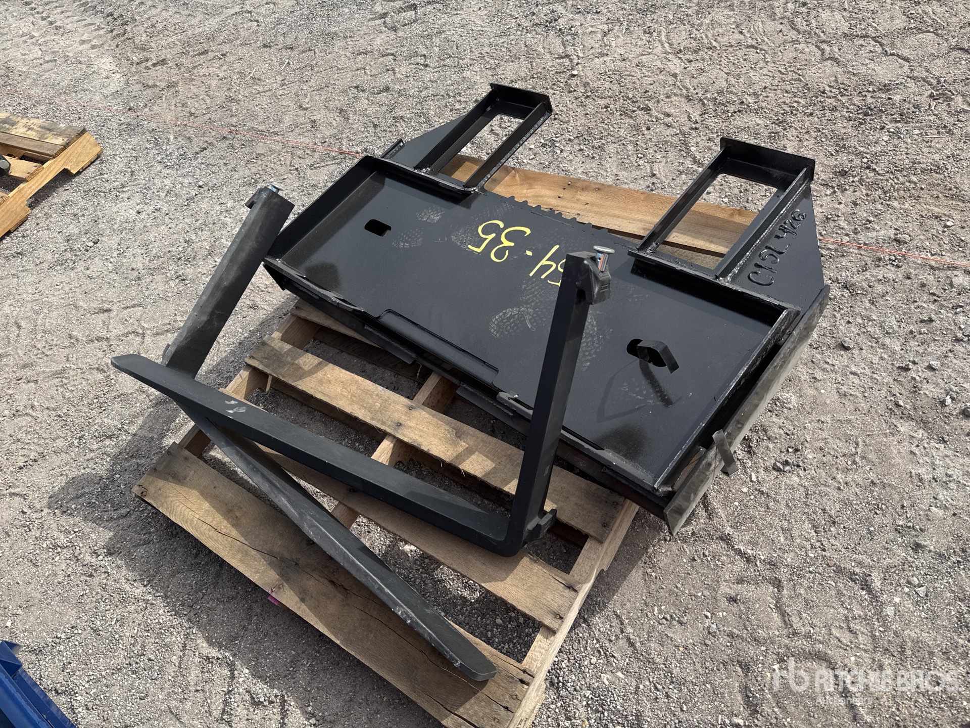 2025 Kit Containers QT-45-FF-42 42 in Skid Steer Forks | Ritchie Bros ...