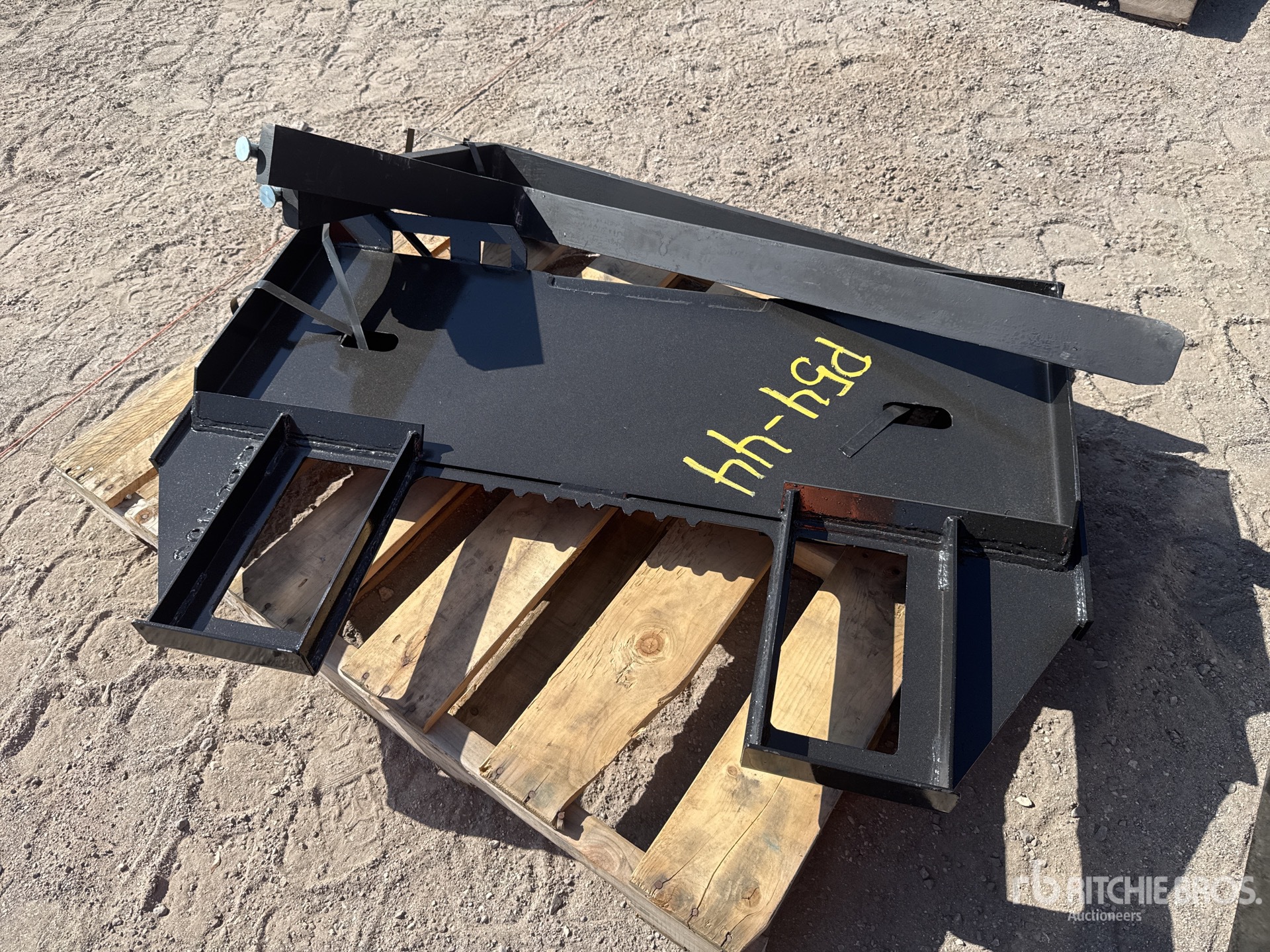 2025 Kit Containers QT-45-FF-42 42 in Skid Steer Forks | Ritchie Bros ...