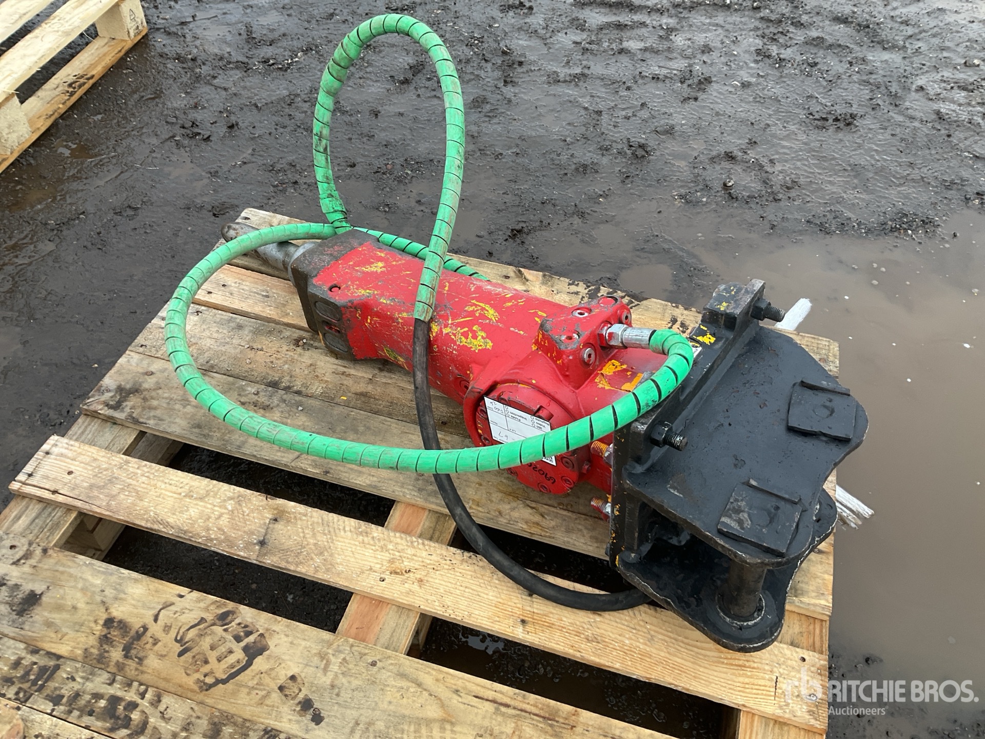 2019 Epiroc SB152 Hydraulic Breaker | Ritchie Bros. Auctioneers