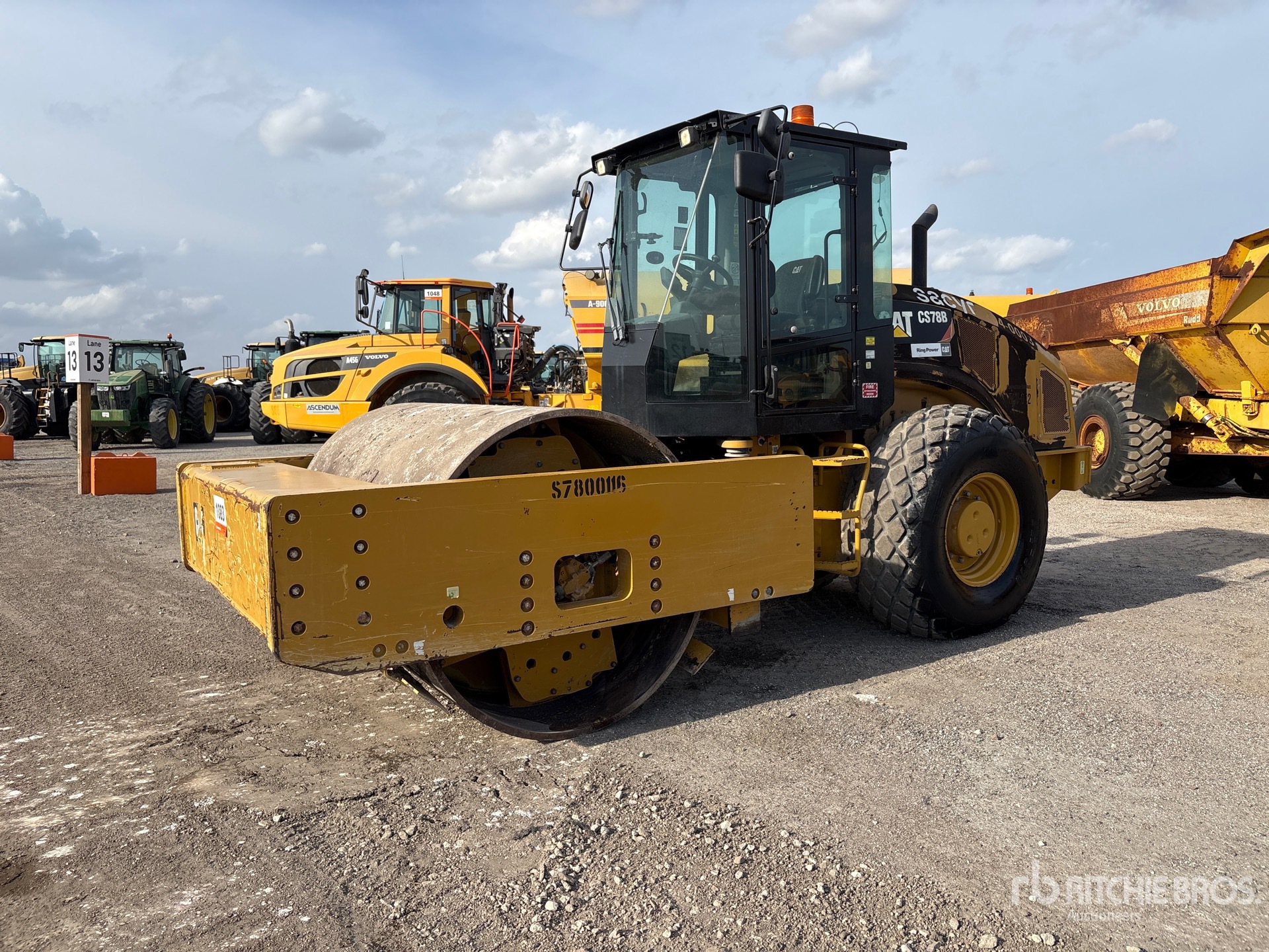2018 Cat CS78B Smooth Drum Compactor | Ritchie Bros. Auctioneers