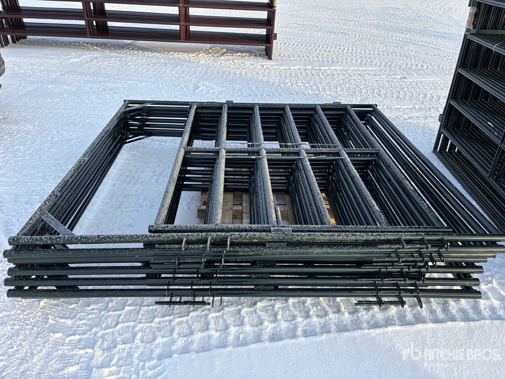 Quantity of (32) 2026 BYT 7 ft 6 in x 8 ft Ranch Frame Portail pour ...