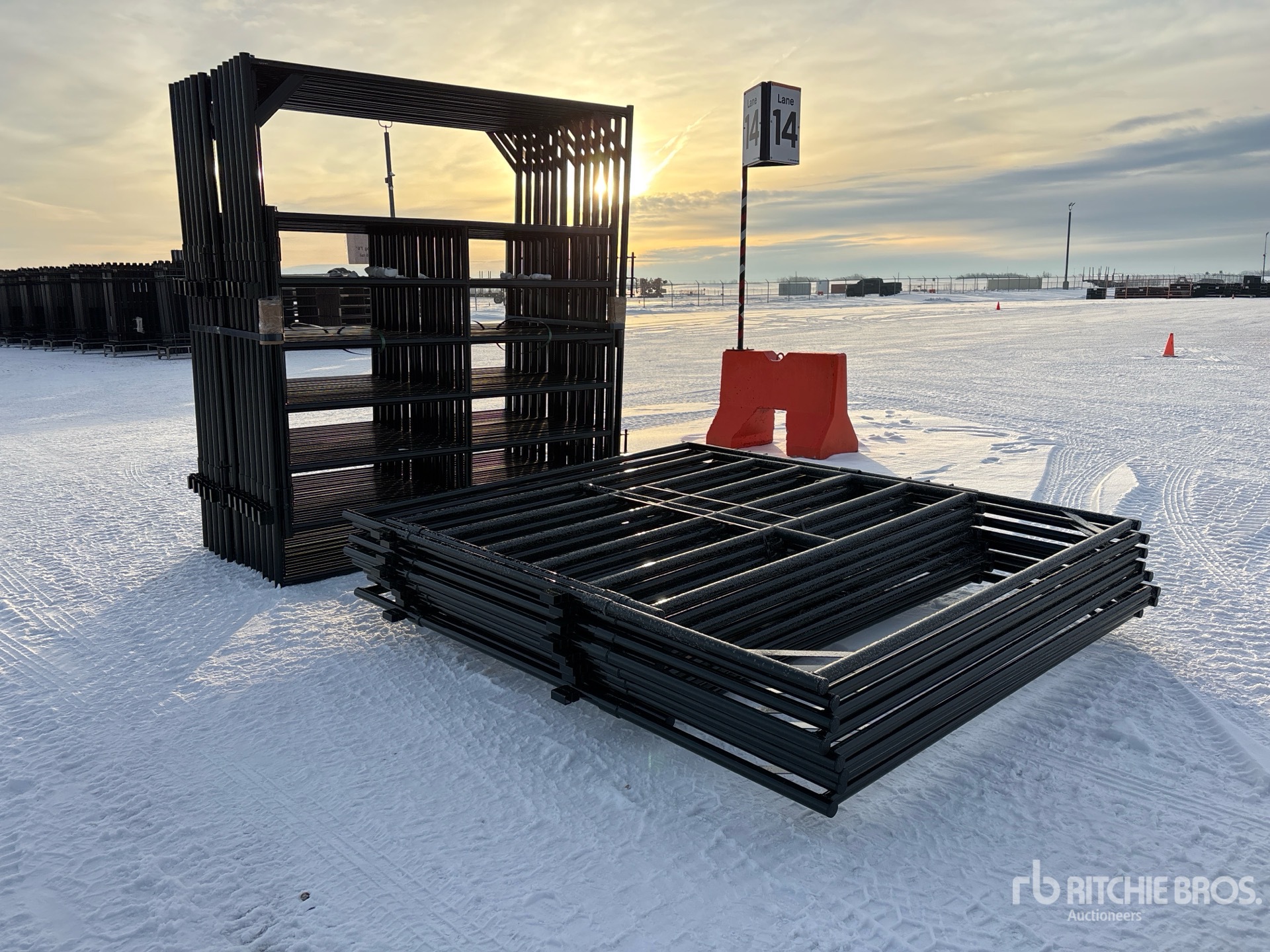 Quantity of (32) 2026 BYT 7 ft 6 in x 8 ft Ranch Frame Portail pour ...