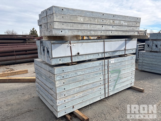 Doka Wall Formwork - 106"x53"x5" QTY: 8 106" Long Corner Pieces QTY: 6 ...