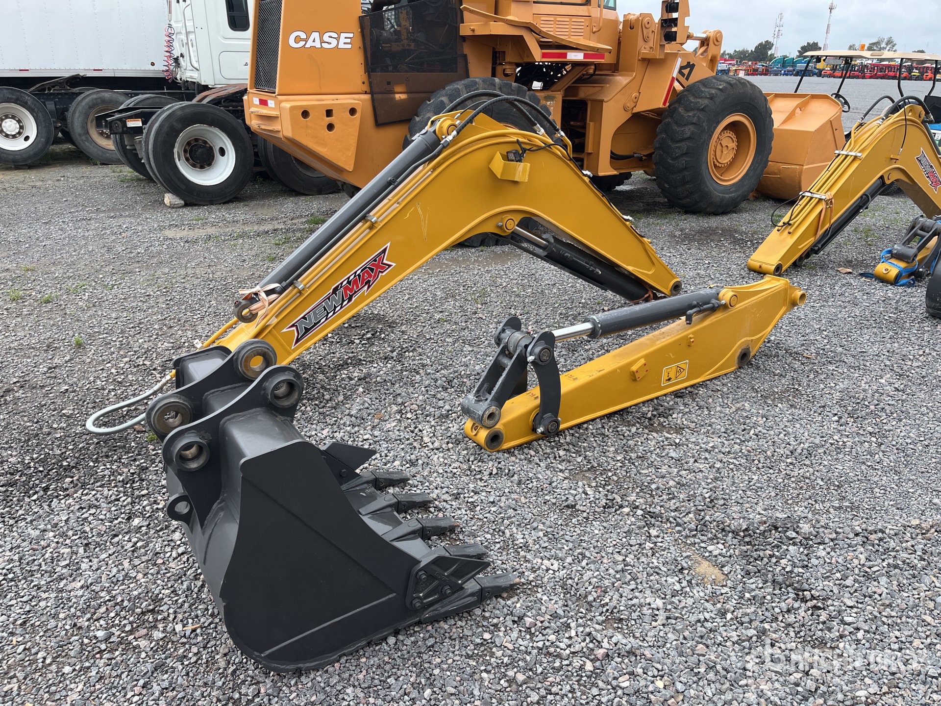 Pluma, Brazo y Cucharon para Miniexcavadora (Sin Usar) / Boom, Stick ...