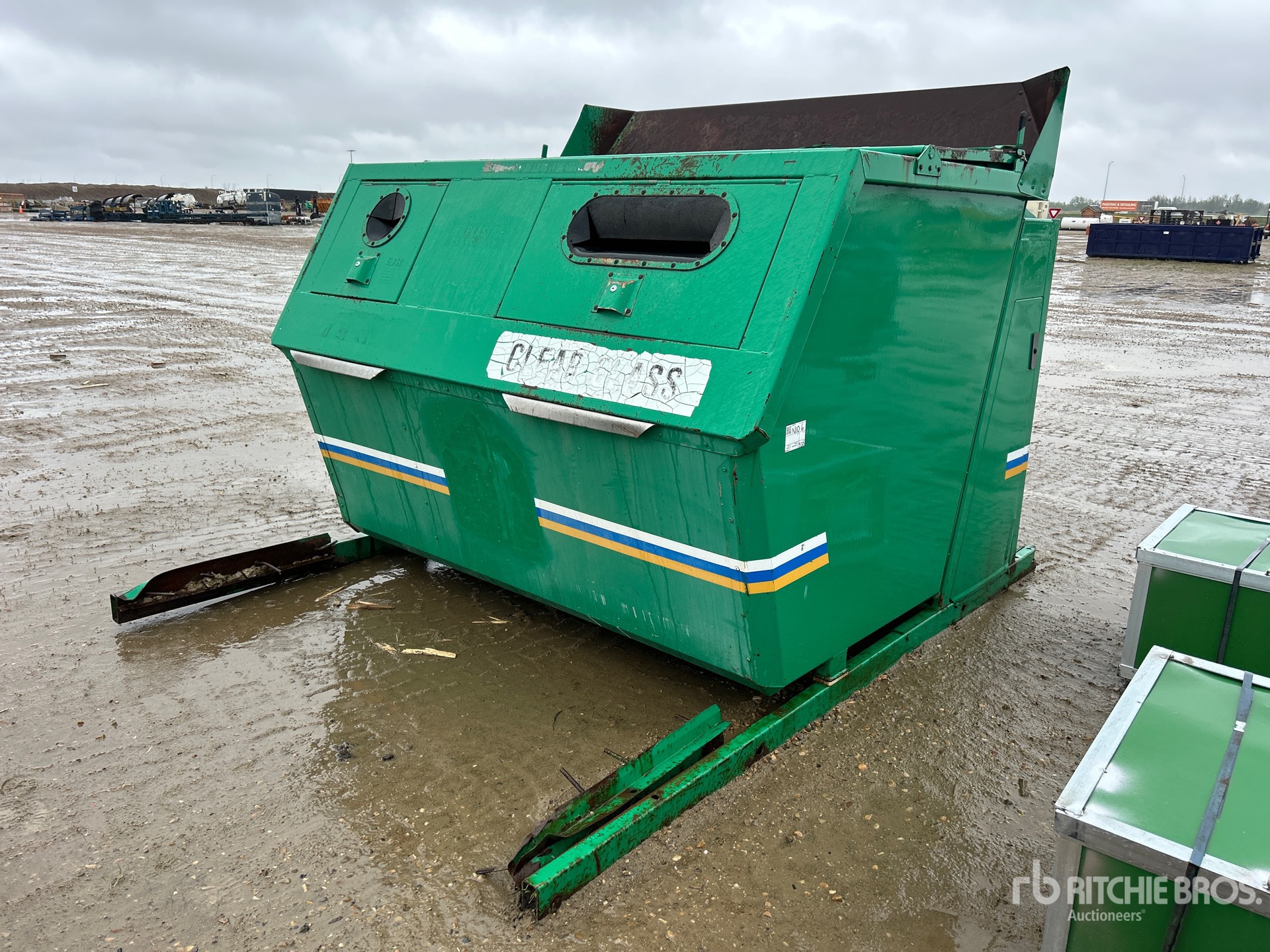 Haul-All Hyd-A-Way Hydraulic Recycle Bin Divers - Équipement pour ...