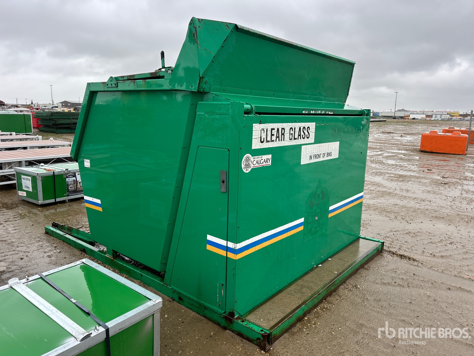 Haul-All Hyd-A-Way Hydraulic Recycle Bin Divers - Équipement pour ...