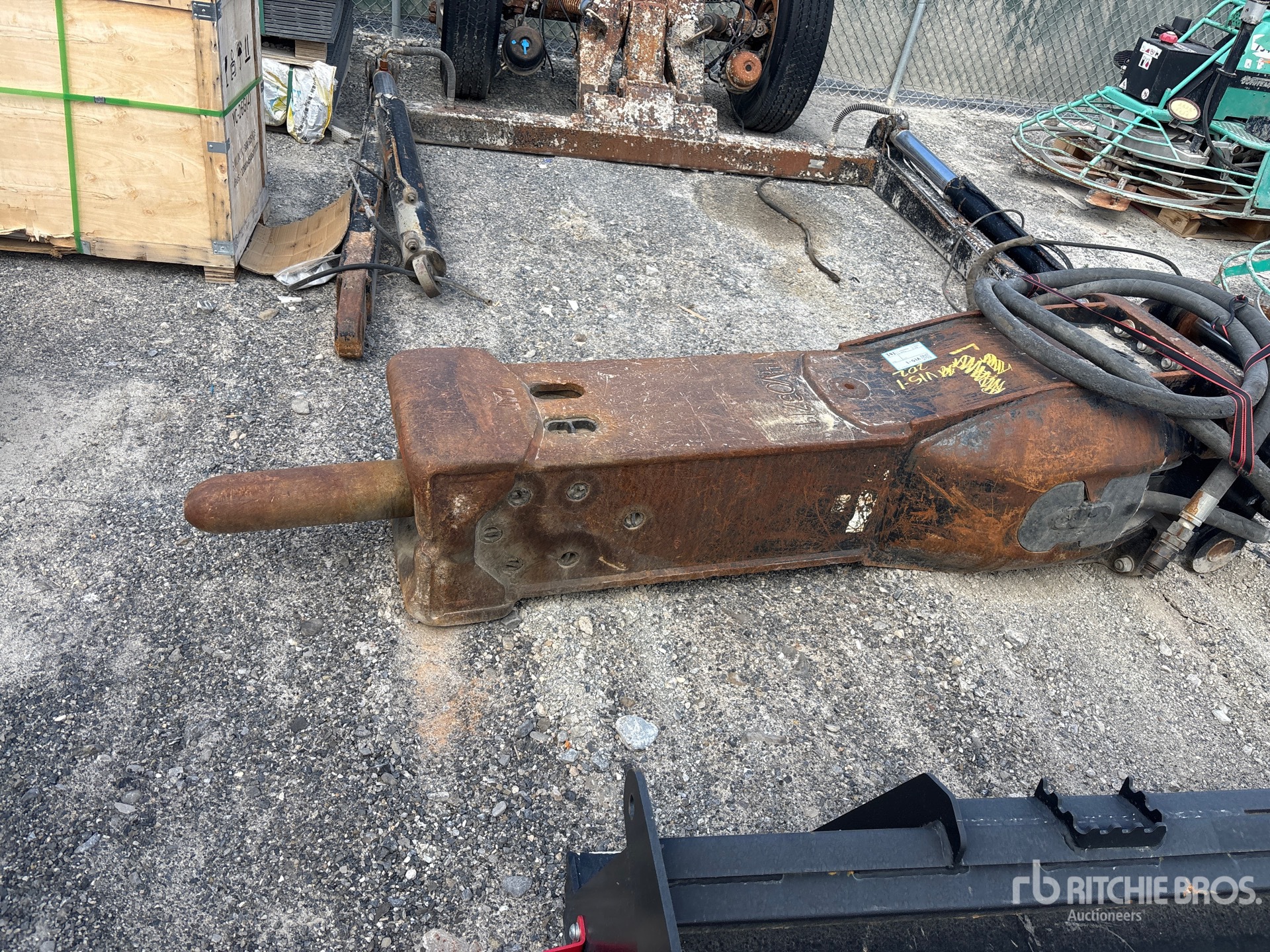 Cat 105 in Martello idraulico | Ritchie Bros. Auctioneers