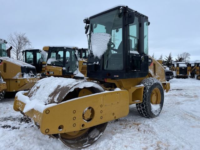 2011 Cat CS44 Smooth Drum Compactor in Bolton, Ontario, Canada ...