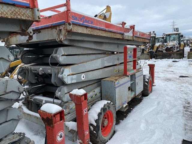 2012 Skyjack SJ9250 Dual Fuel 4x4 Scissor Lift in Bolton, Ontario ...