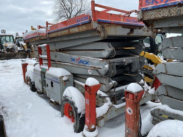 2012 Skyjack SJ9250 Dual Fuel 4x4 Scissor Lift in Bolton, Ontario ...